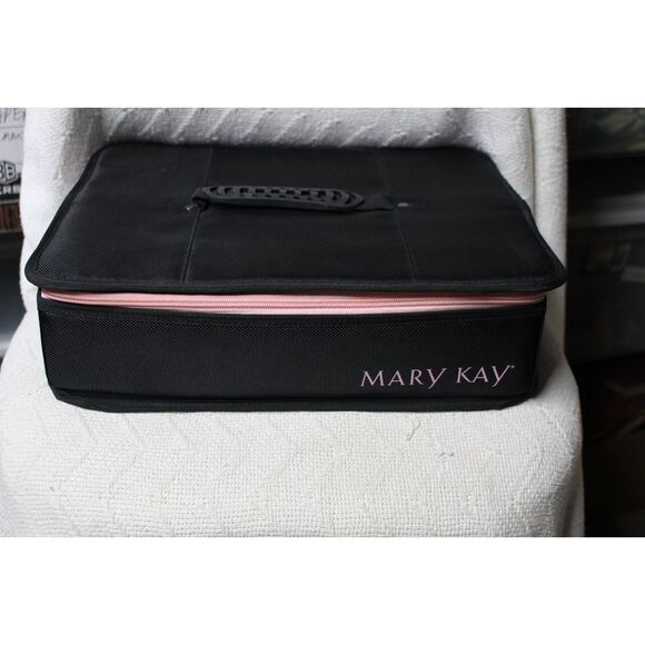 Mary Kay | Makeup | Mary Kay Rare Black Pink Padded Lipstick Carry Case ...